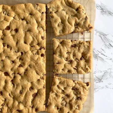 Sheet Pan Chocolate Chip Cookie Bars - Everyday Shortcuts