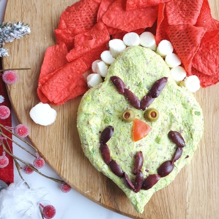 Grinch Cheese Ball - Everyday Shortcuts