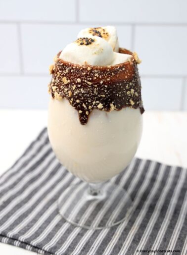 Campfire S'mores Cocktail - Everyday Shortcuts