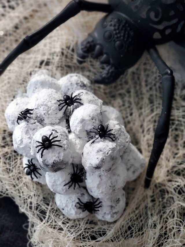 Edible Dirty Earwax Q-Tips Halloween Treats - Everyday Shortcuts