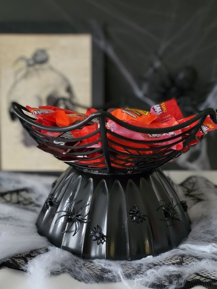 Creepy Halloween Centerpiece - Everyday Shortcuts