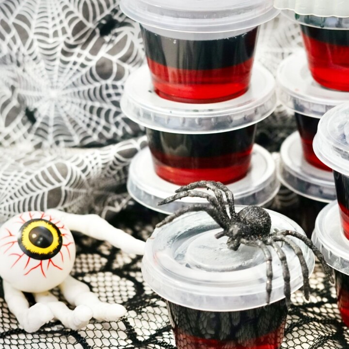 Vampire Kiss Jello Shots - Everyday Shortcuts