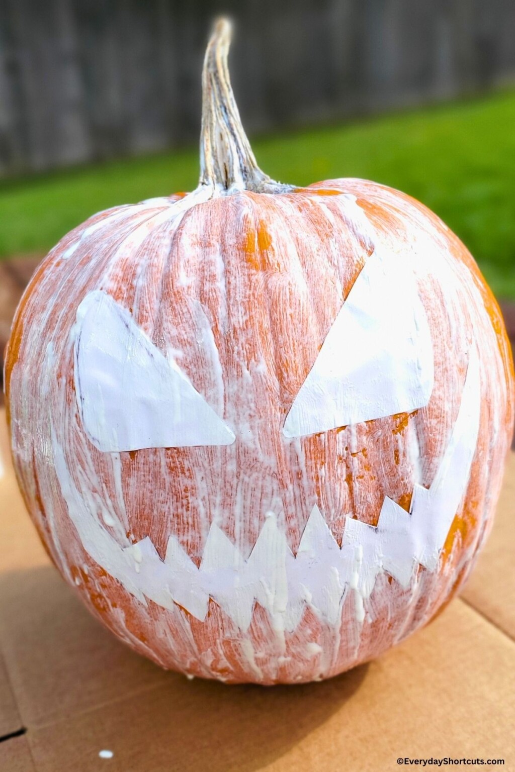 DIY Glow in the Dark Pumpkins - Everyday Shortcuts