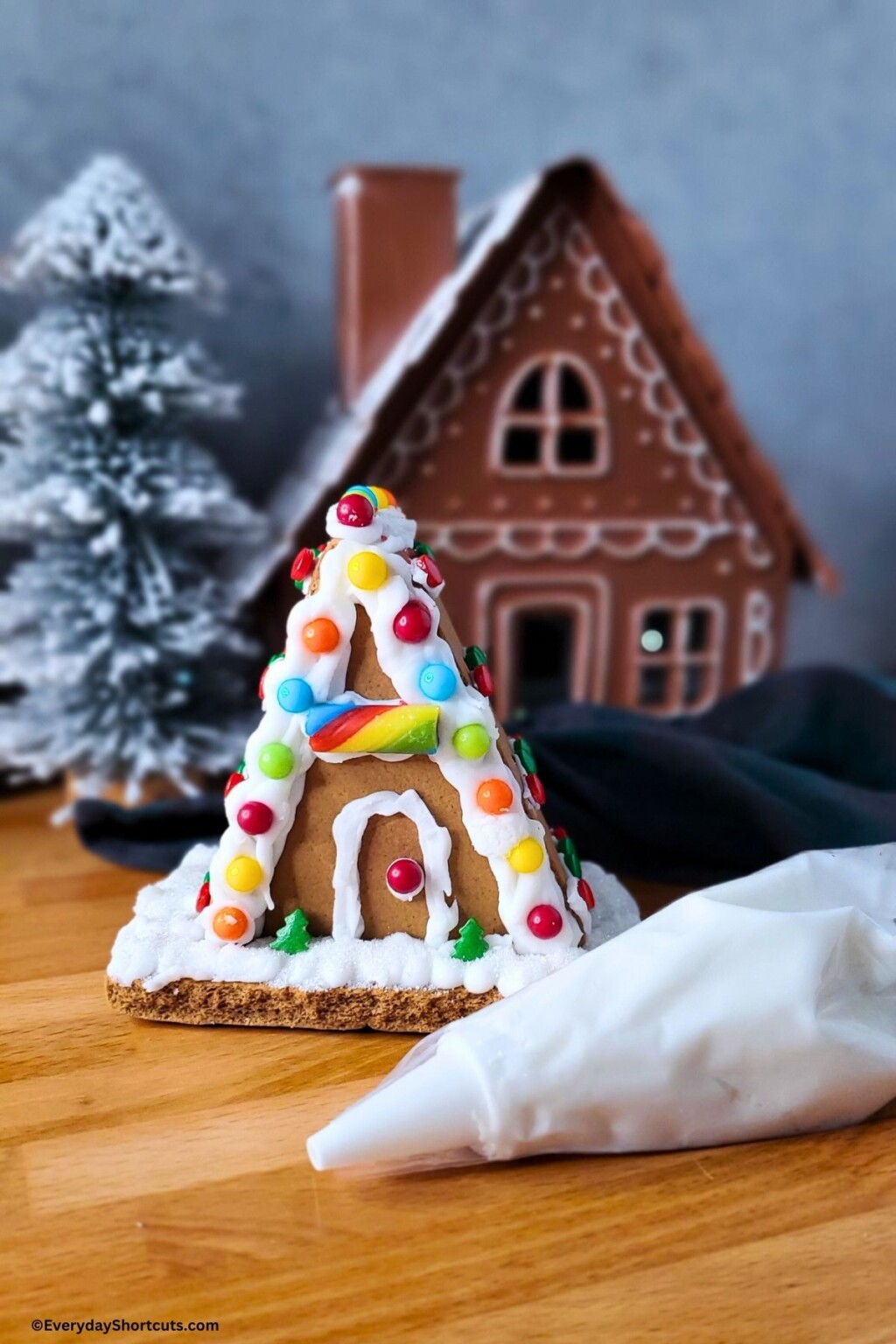 Gingerbread House Icing - Everyday Shortcuts