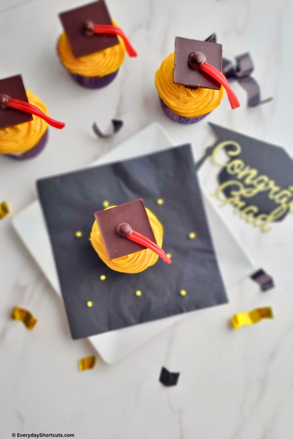 Graduation Cap Cupcakes - Everyday Shortcuts