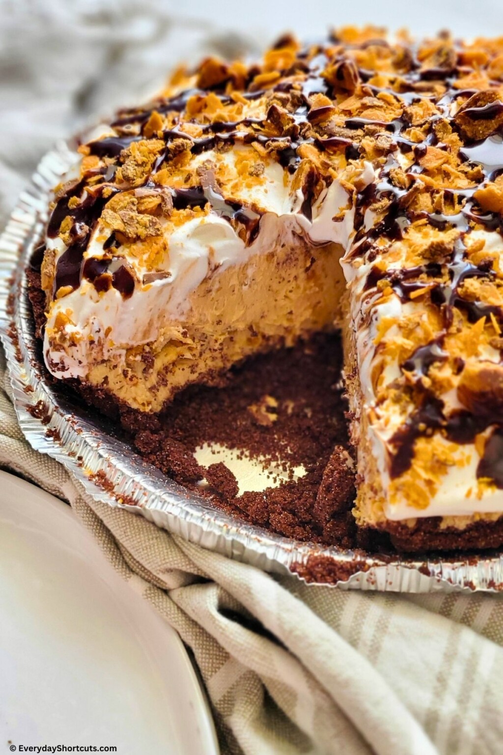 No Bake Butterfinger Pie - Everyday Shortcuts