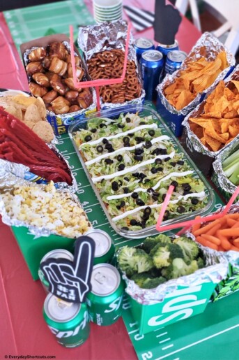 How to Make a Snack Stadium - Everyday Shortcuts