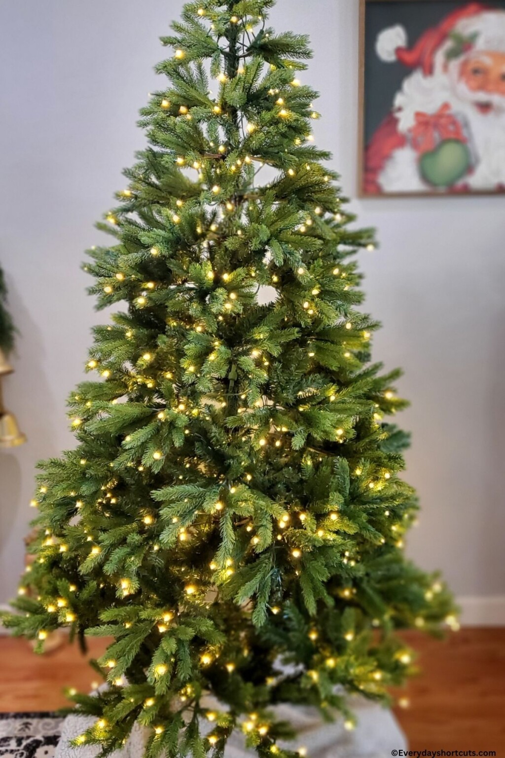 How to Create a Stunning Neutral King of Christmas Tree - Everyday ...