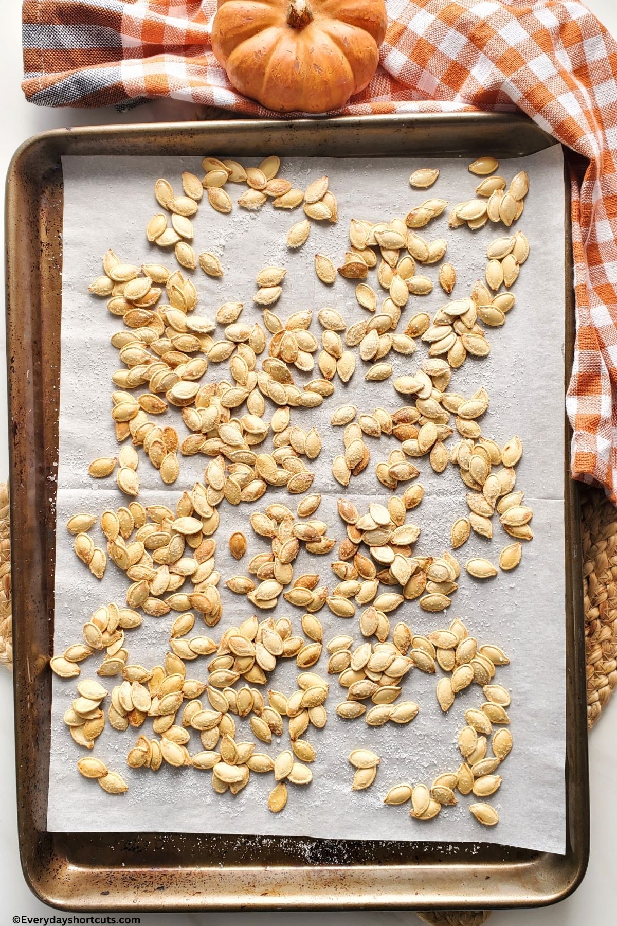 Easy Roasted Pumpkin Seeds Recipe - Everyday Shortcuts