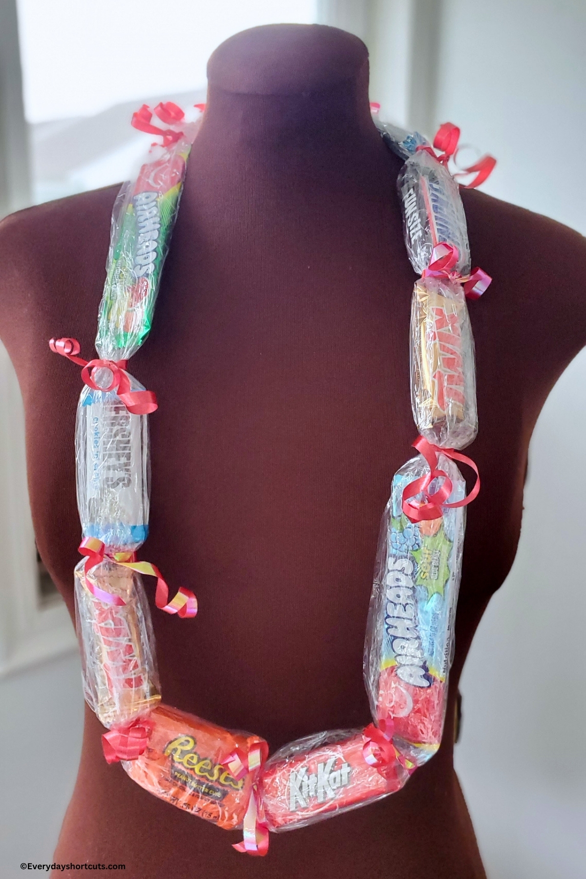 How to Make a Candy Lei - Everyday Shortcuts
